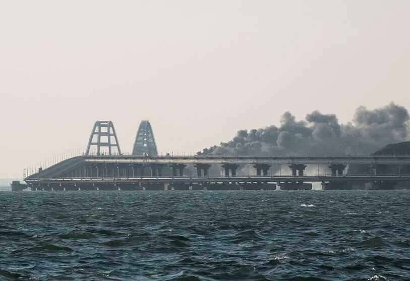 The Kerch Bridge, the link between Russia and Crimea, suffers a ...